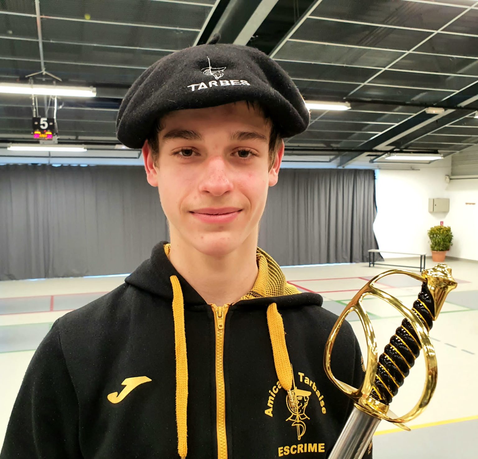 Baptiste BAYLAC remporte le Sabre d’Or – Amicale Tarbaise d'Escrime